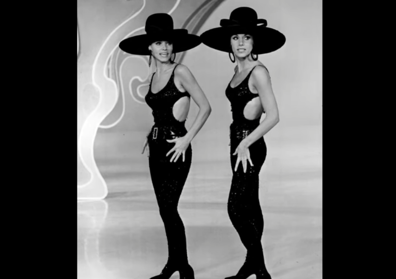 Blizanke Kessler pomno su se pripremile za odlazak: Prijateljici su ...