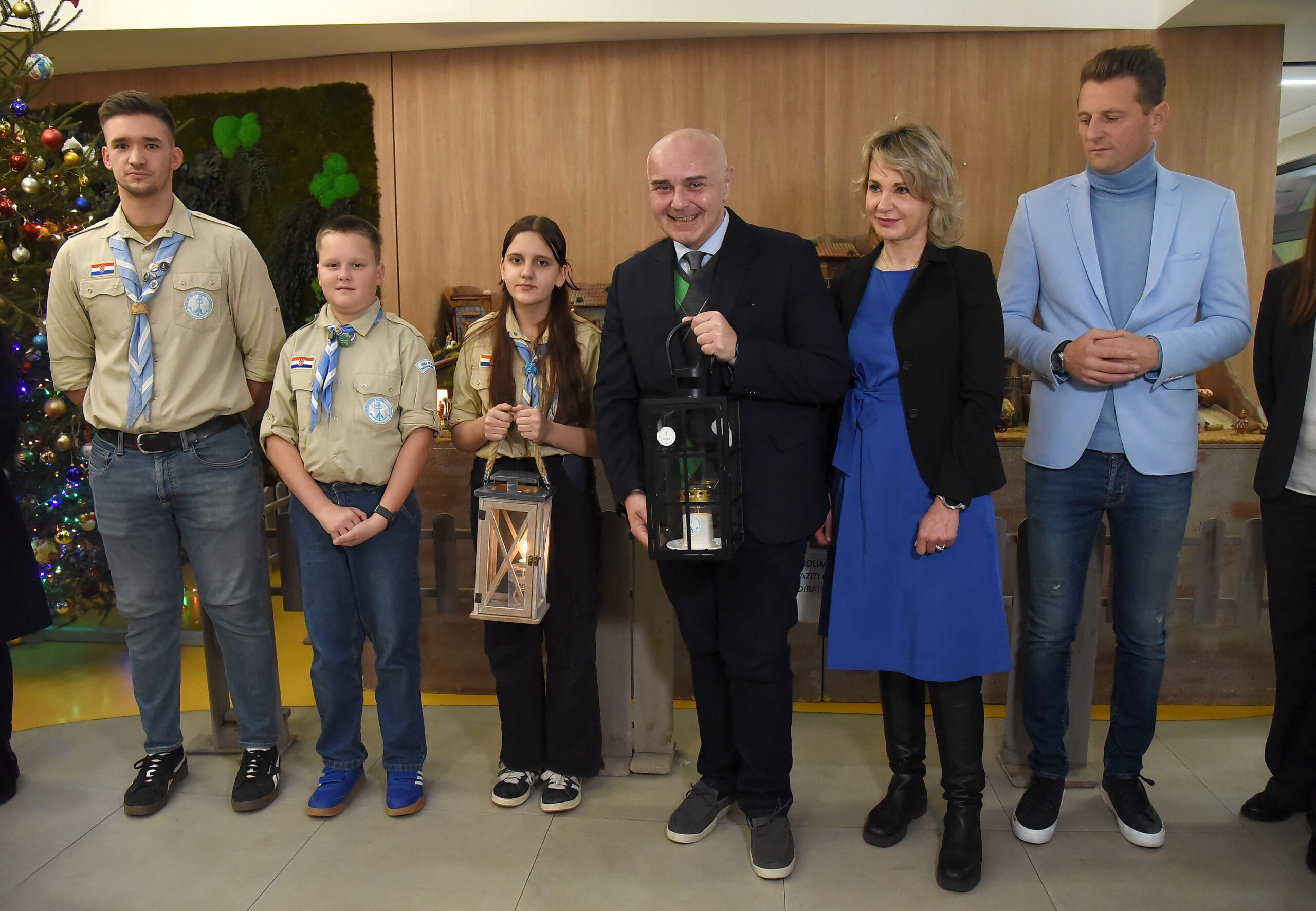 Katolički skauti Riječke nadbiskupije u KBC Rijeka donijeli Betlehemsko svjetlo - Novi list