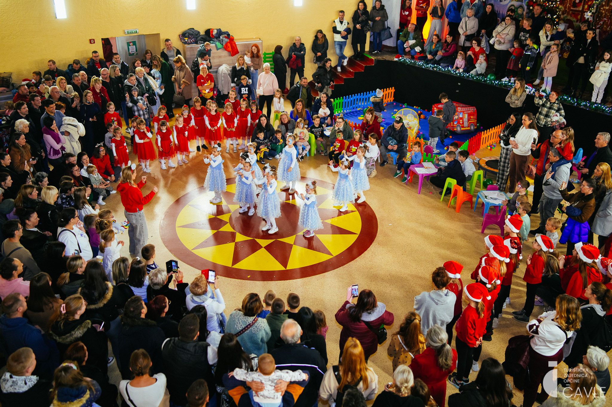 Od Orašara do Djeda Božićnjaka: Dom malih vilenjaka oduševio najmlađe - Novi list