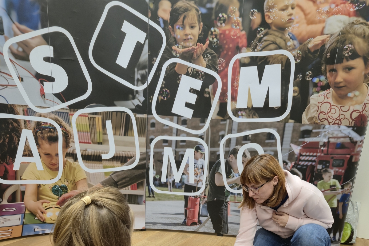 STEM(AJMO!) u prosincu: Od programiranja do izrade brodova Djeda Mraza - Novi list