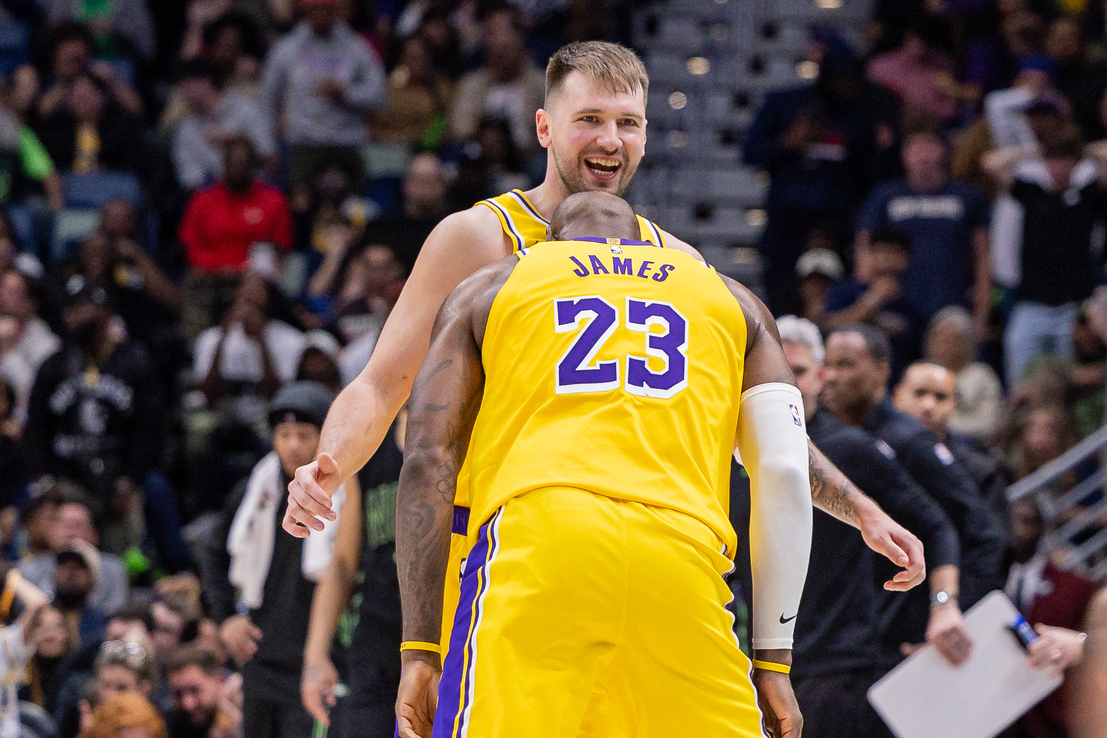 Luka Dončić i LeBron James zajedno isporučili 60 poena Matkovićevim ...