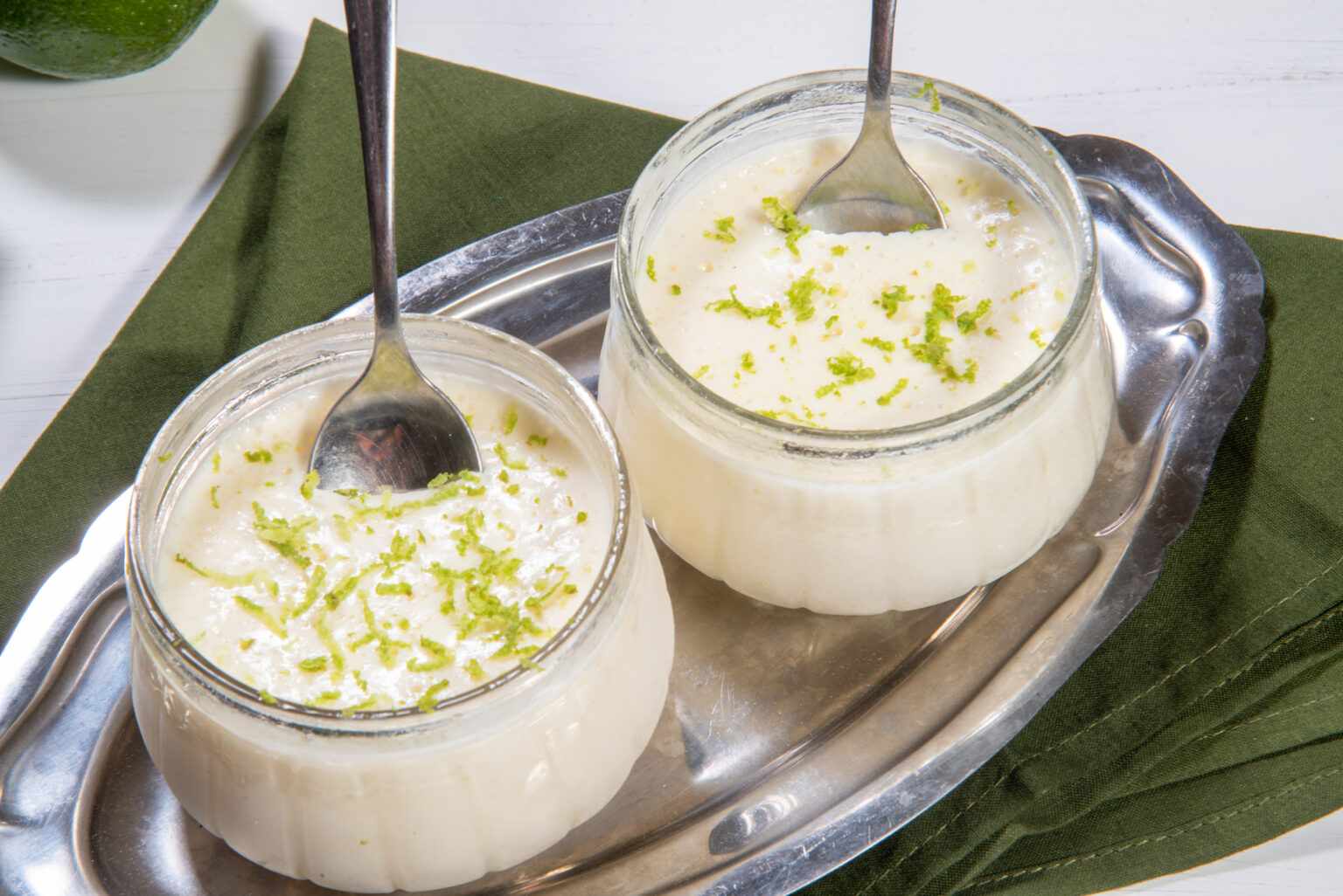 Limun puding s meringom savršen je desert u čaši - Novi list