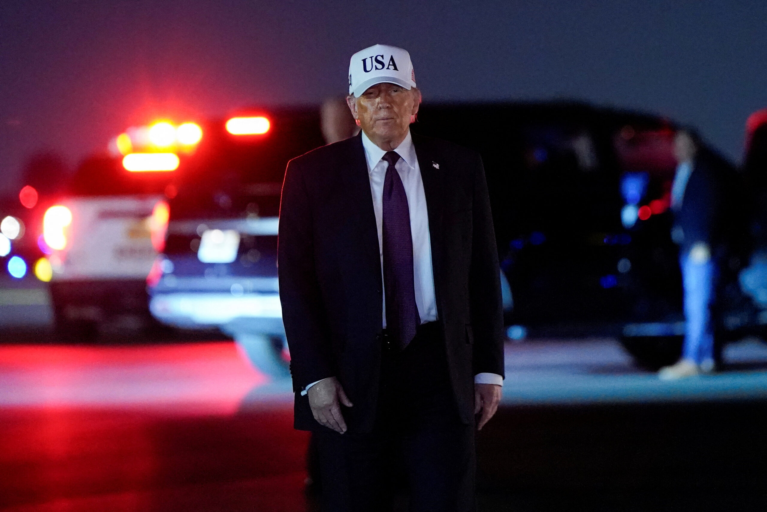 Napad na Iran mogao bi trajati više dana. Trump: "Uništit ću iranske ...