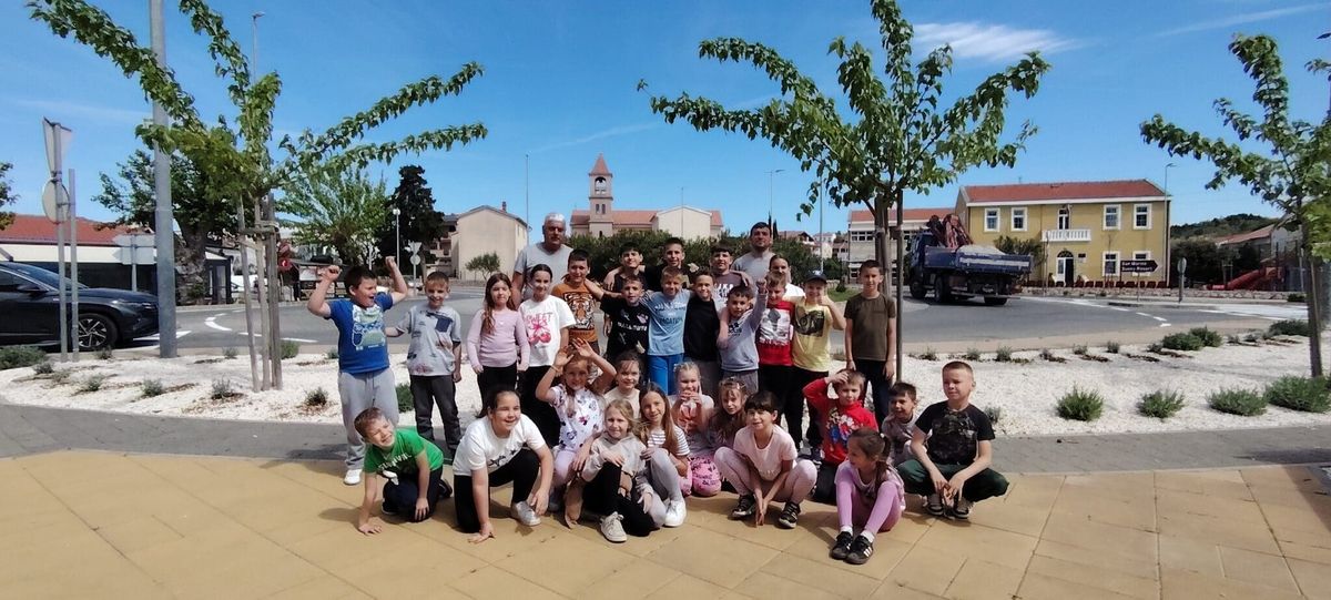 Vrijedni učenici u Loparu pokazali kako se na djelu voli i čuva priroda ...