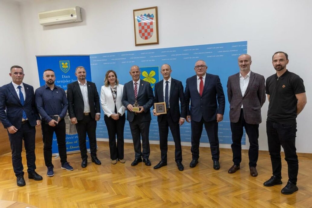 Petry primio izaslanstvo Drenasa i Udruge Albanaca branitelja Hrvatske ...